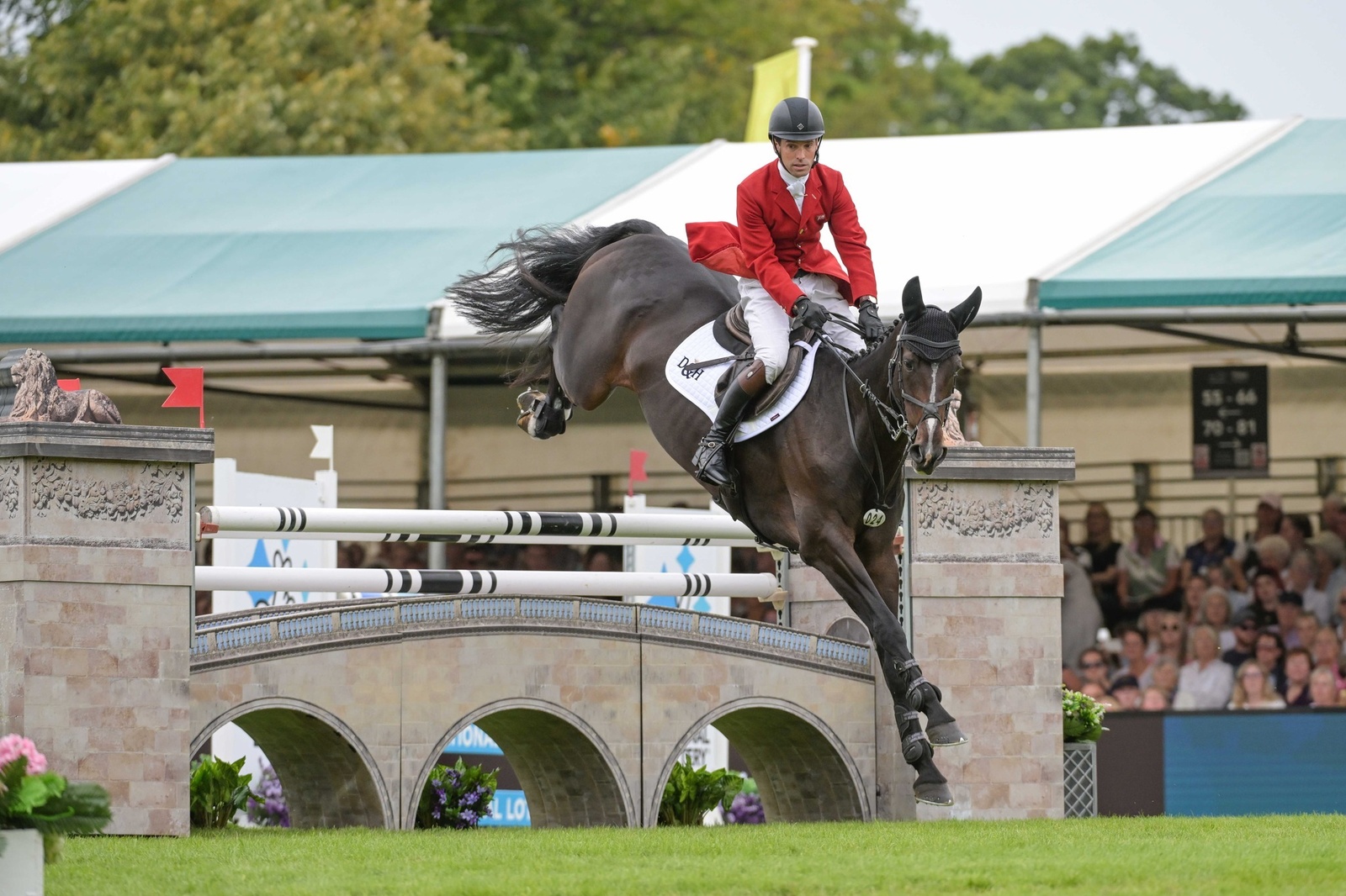 Burghley House | Ros Canter rides into the record books at Defender…